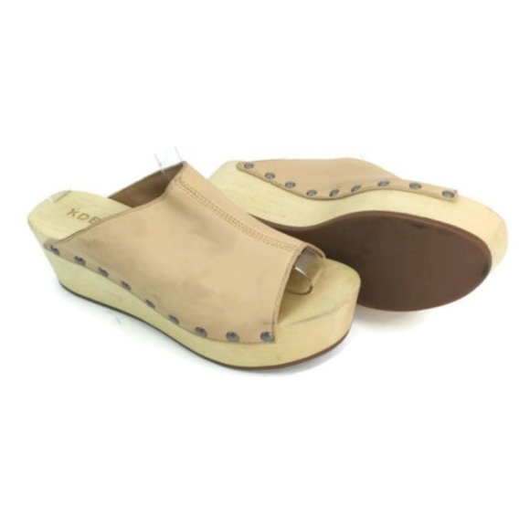 KDB | Shoes | Kdb Womens Tan Platform Closed Sandals Size 65 | Poshmark